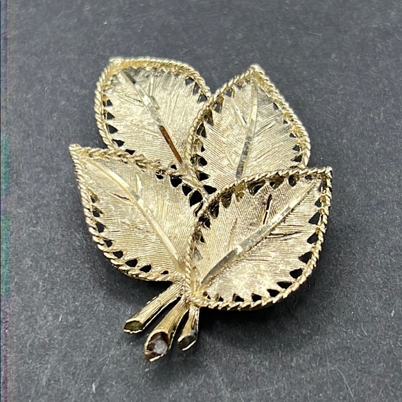 BSK | Jewelry | Vintage Bsk Leaf Brooch | Poshmark